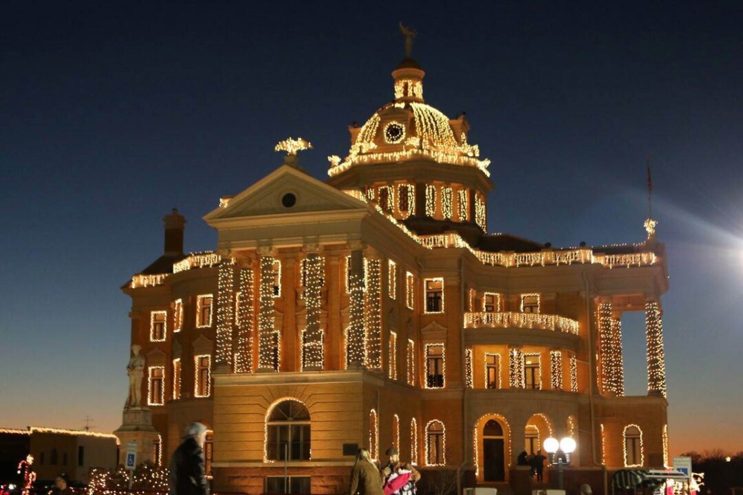 20 Fabulous Towns to Celebrate Christmas in Texas | That Texas Couple