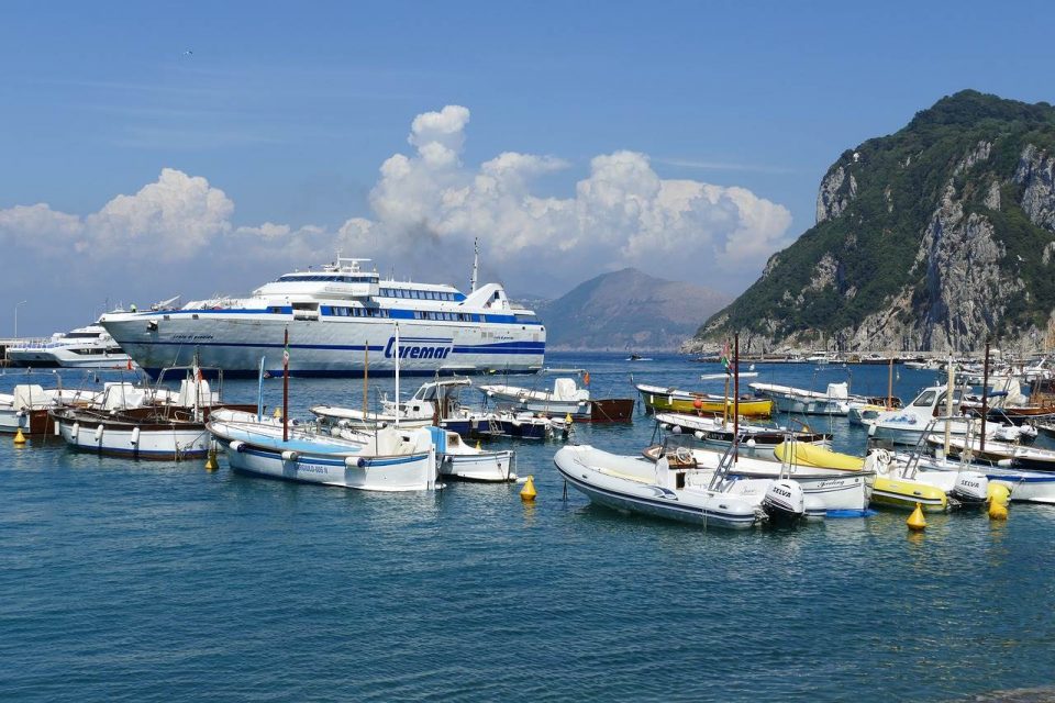Taking the Naples to Capri Ferry: All You Need to Know | That Texas Couple